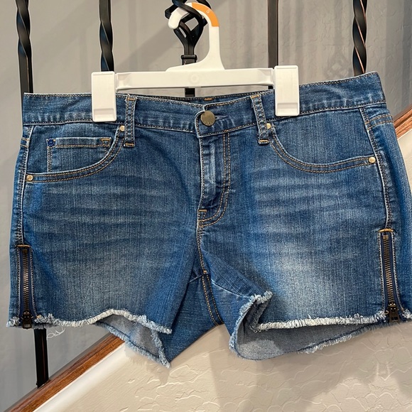 GAP | Shorts | Frayed Jean Shorts | Poshmark